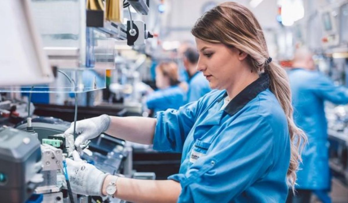 Reducir horas de trabajo eleva la felicidad y quita el estrés