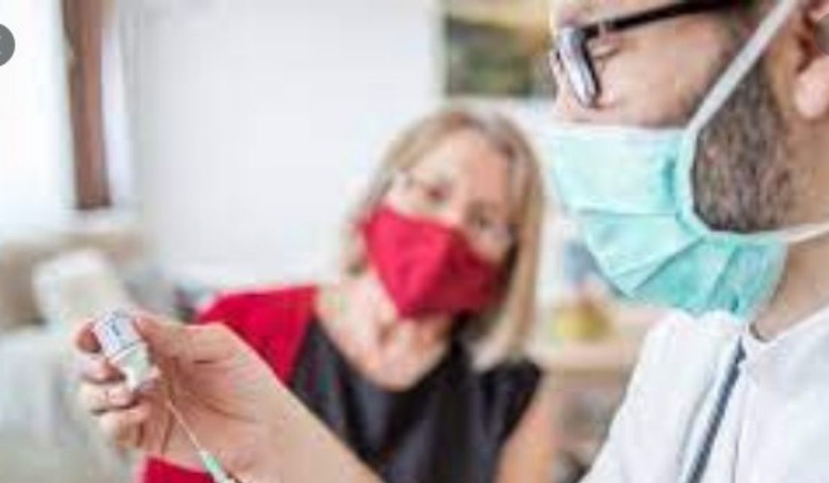 Dosis de refuerzo: Los efectos secundarios de la tercera dosis